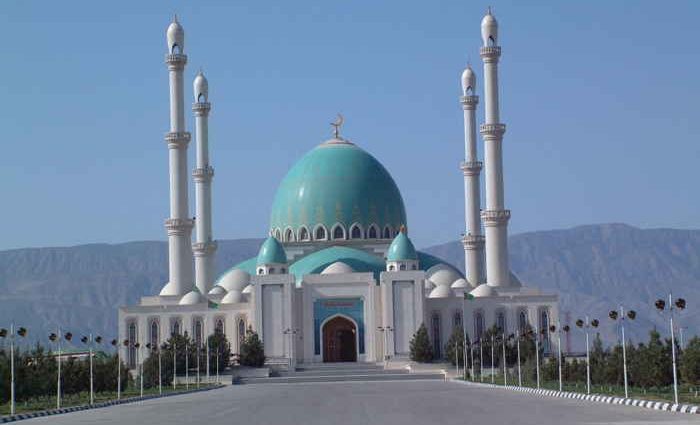 Turkmenistan’s Eastern Route: Ashgabat & Merv | Caravanistan